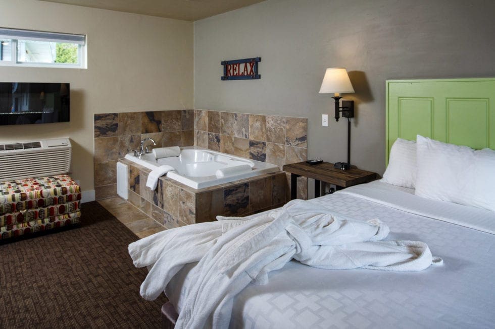 King Whirlpool Room